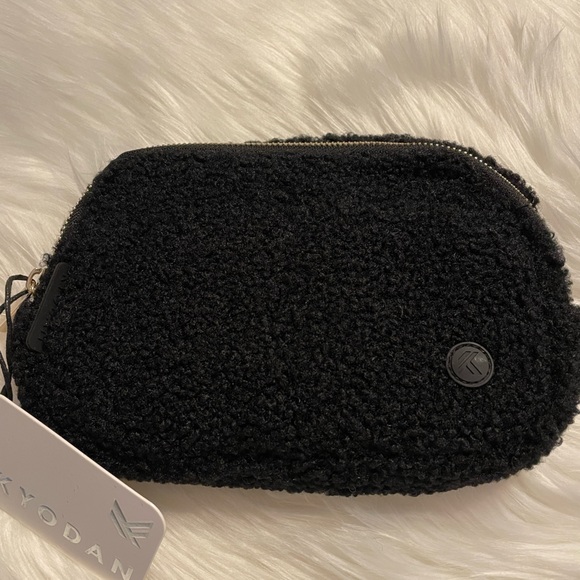 Kyodan | Bags | Kyodan Belt Bag Sherpa Waist Bag Fanny Pack Crossbody ...